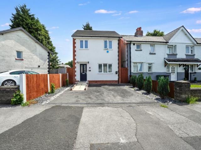 2 bedroom detached house for sale