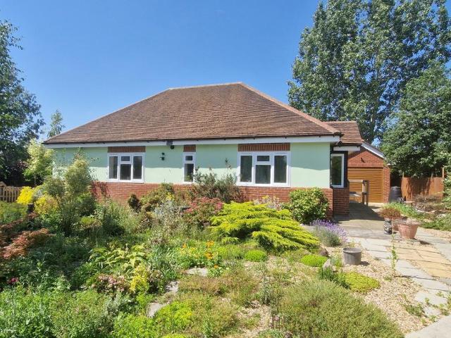 2 bedroom detached house for sale