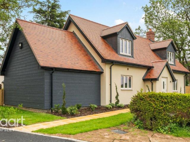 2 bedroom detached house for sale