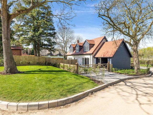 2 bedroom detached house for sale