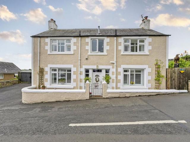 2 bedroom detached house for sale