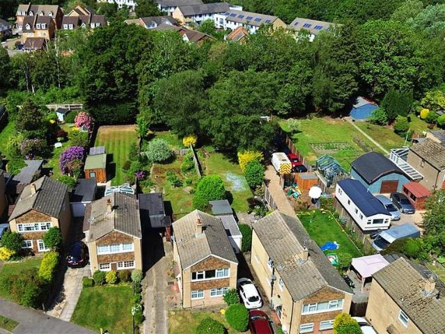 2 bedroom detached house for sale