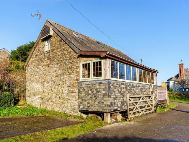 2 bedroom detached house for sale