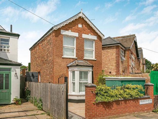 2 bedroom detached house for sale