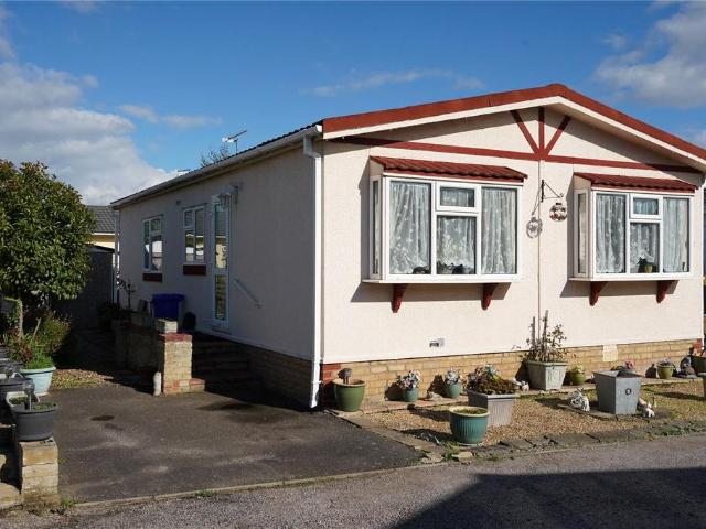 2 bedroom detached house for sale