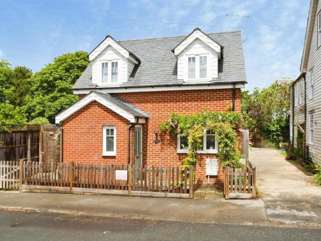 2 bedroom detached house for sale