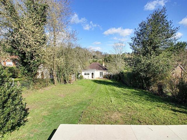 2 bedroom detached house for sale