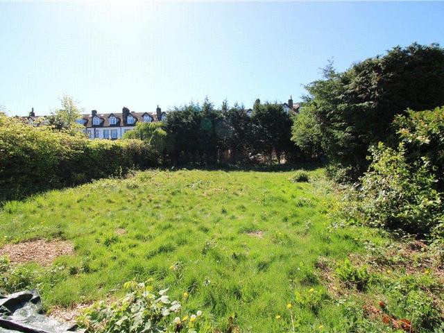 2 bedroom detached house for sale