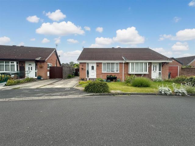2 bedroom detached house for sale