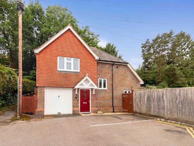 2 bedroom detached house for sale