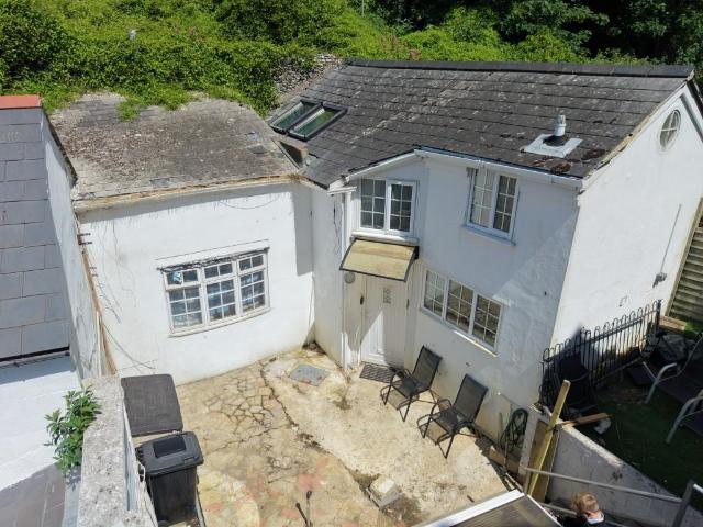 2 bedroom detached house for sale