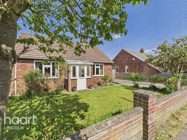 2 bedroom detached bungalow for sale
