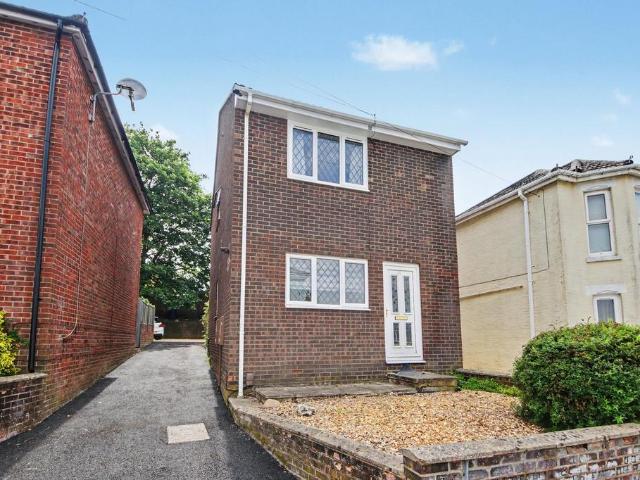 2 bedroom detached house for sale