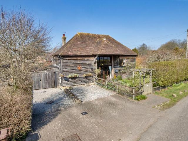 2 bedroom detached house for sale