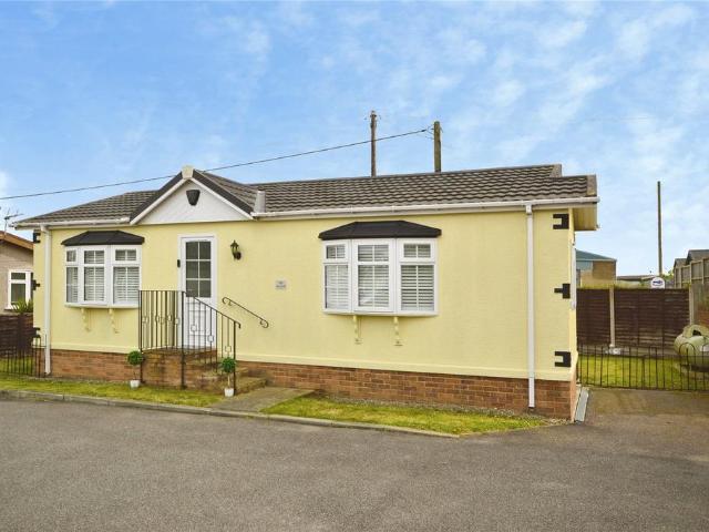 2 bedroom detached house for sale