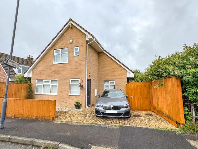 2 bedroom detached house for sale