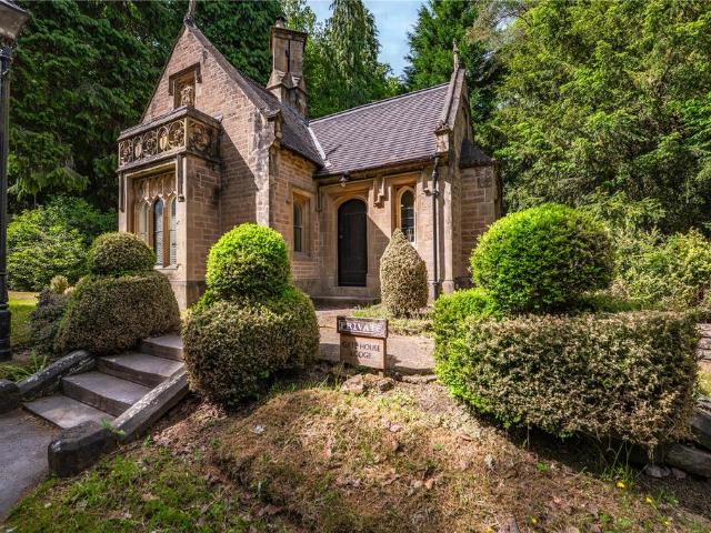 2 bedroom detached house for sale