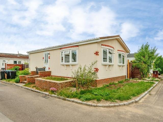 2 bedroom park home for sale