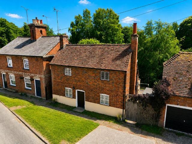 2 bedroom detached house for sale