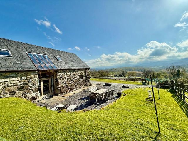 2 bedroom detached house for sale