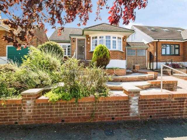 2 bedroom detached house for sale