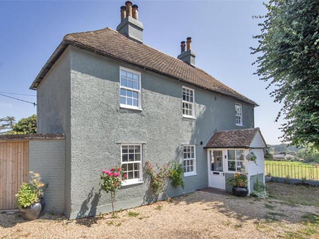 2 bedroom detached house for sale