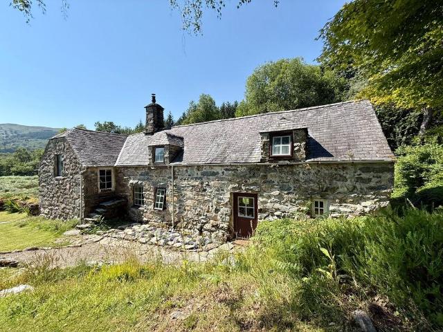 2 bedroom detached house for sale