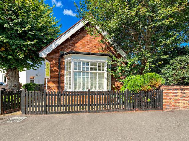 2 bedroom detached house for sale