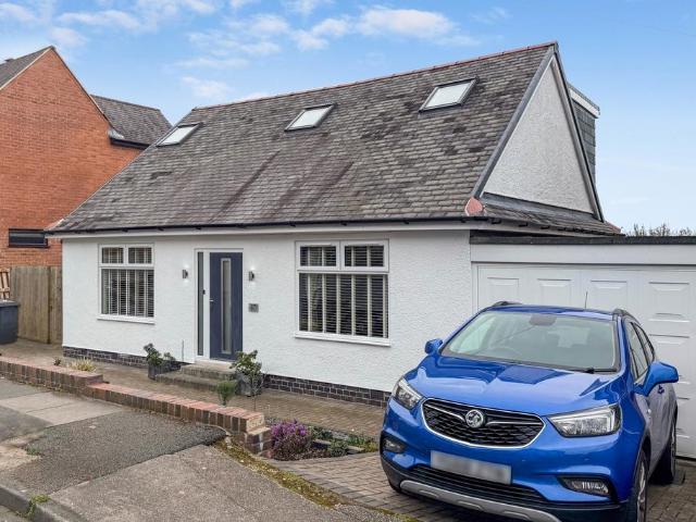 2 bedroom detached house for sale