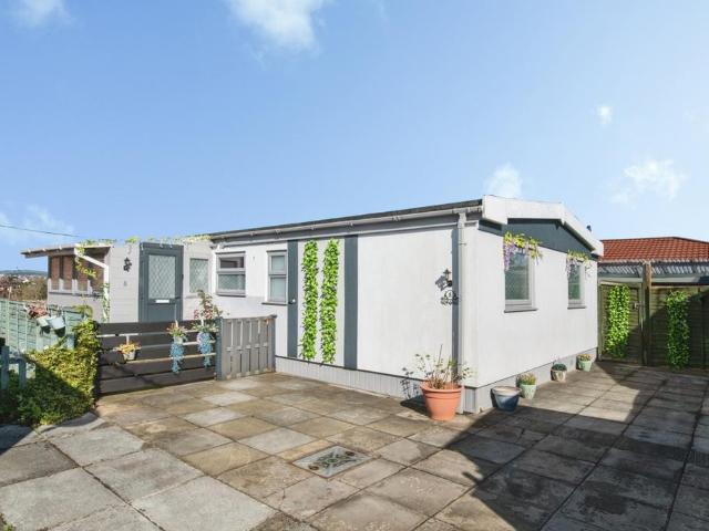 2 bedroom detached house for sale