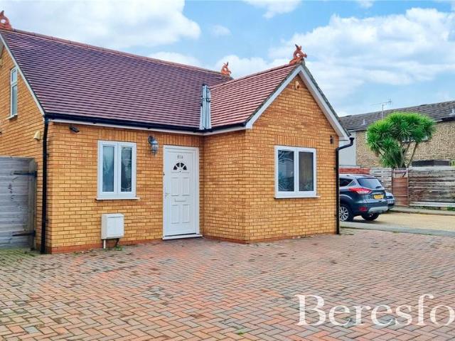 2 bedroom detached house for sale