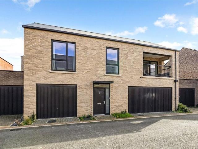 2 bedroom detached house for sale