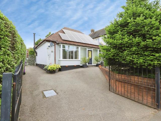 2 bedroom detached house for sale