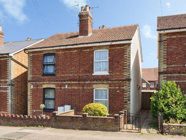 2 bedroom detached house for sale