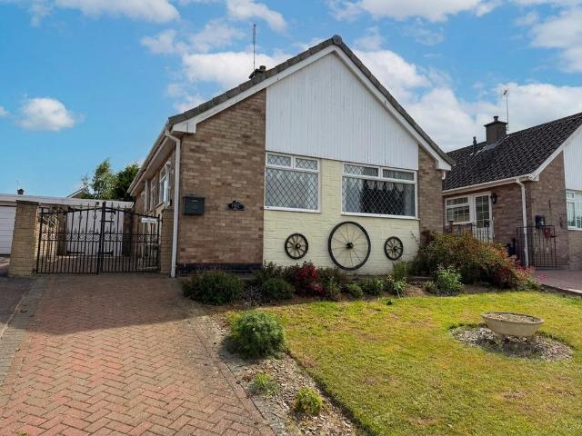 2 bedroom detached house for sale