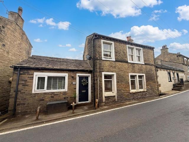2 bedroom detached house for sale