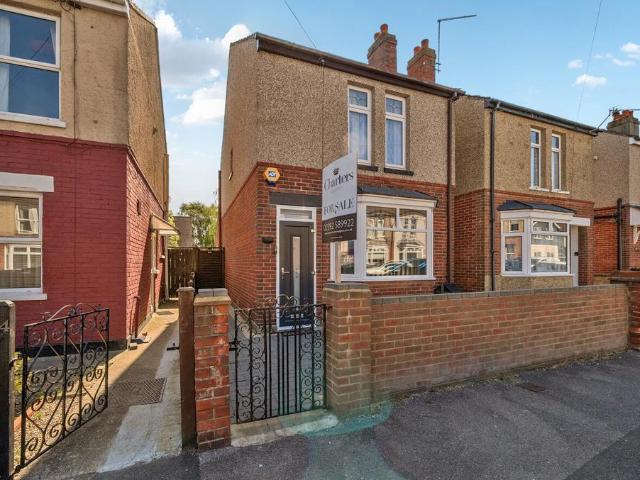 2 bedroom detached house for sale