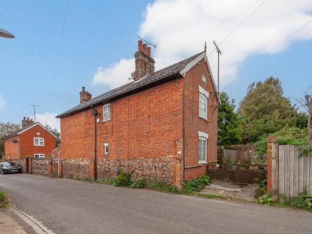 2 bedroom detached house for sale
