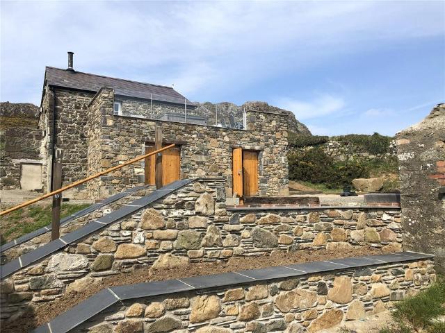 2 bedroom detached house for sale