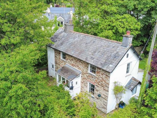 2 bedroom detached house for sale