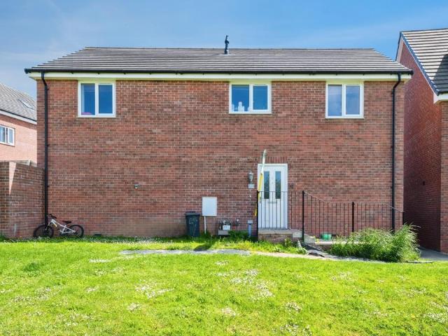 2 bedroom detached house for sale