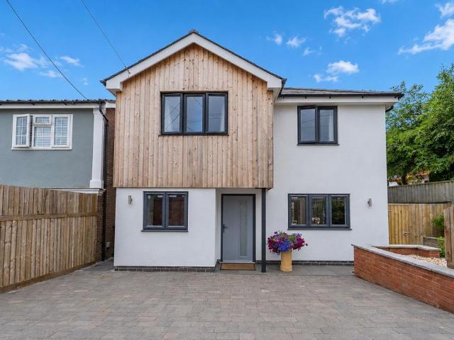 2 bedroom detached house for sale