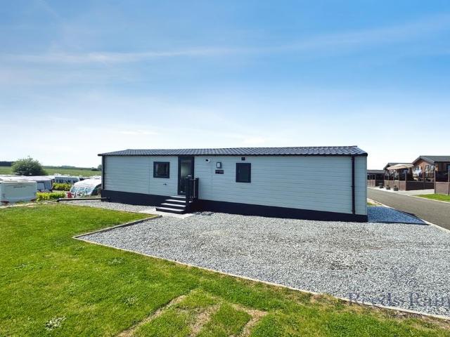 2 bedroom detached house for sale