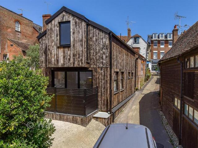 2 bedroom detached house for sale