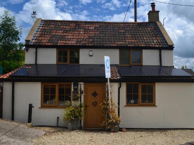 2 bedroom detached house for sale