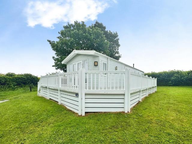 2 bedroom detached house for sale