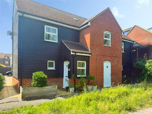 2 bedroom detached house for sale