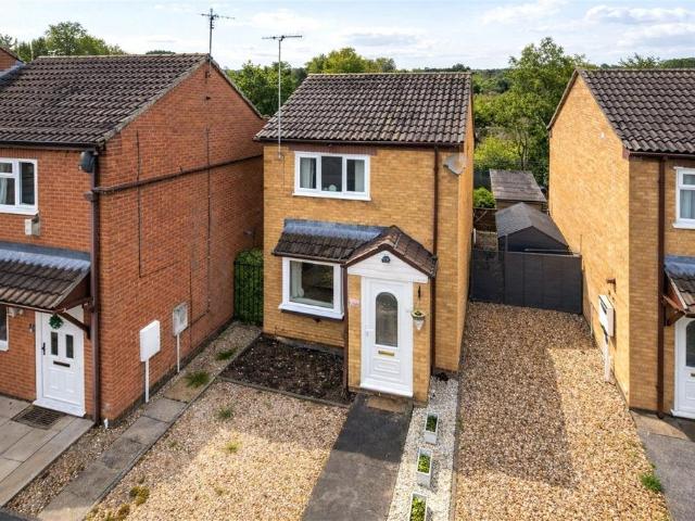 2 bedroom detached house for sale