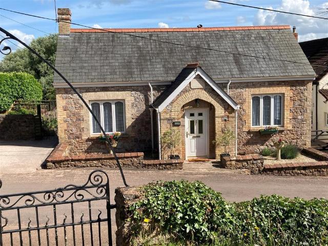 2 bedroom detached house for sale