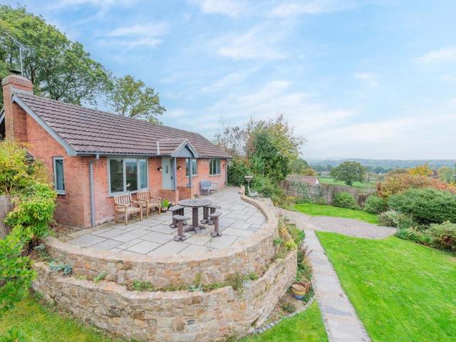 2 bedroom detached house for sale